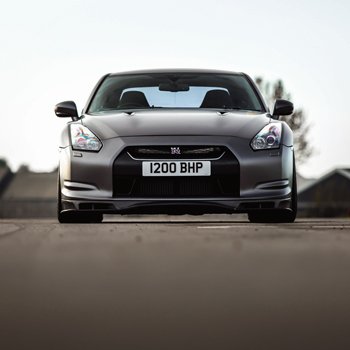Sumo Power Nissan 1200bhp R35 GT-R Drives | Into The Blue