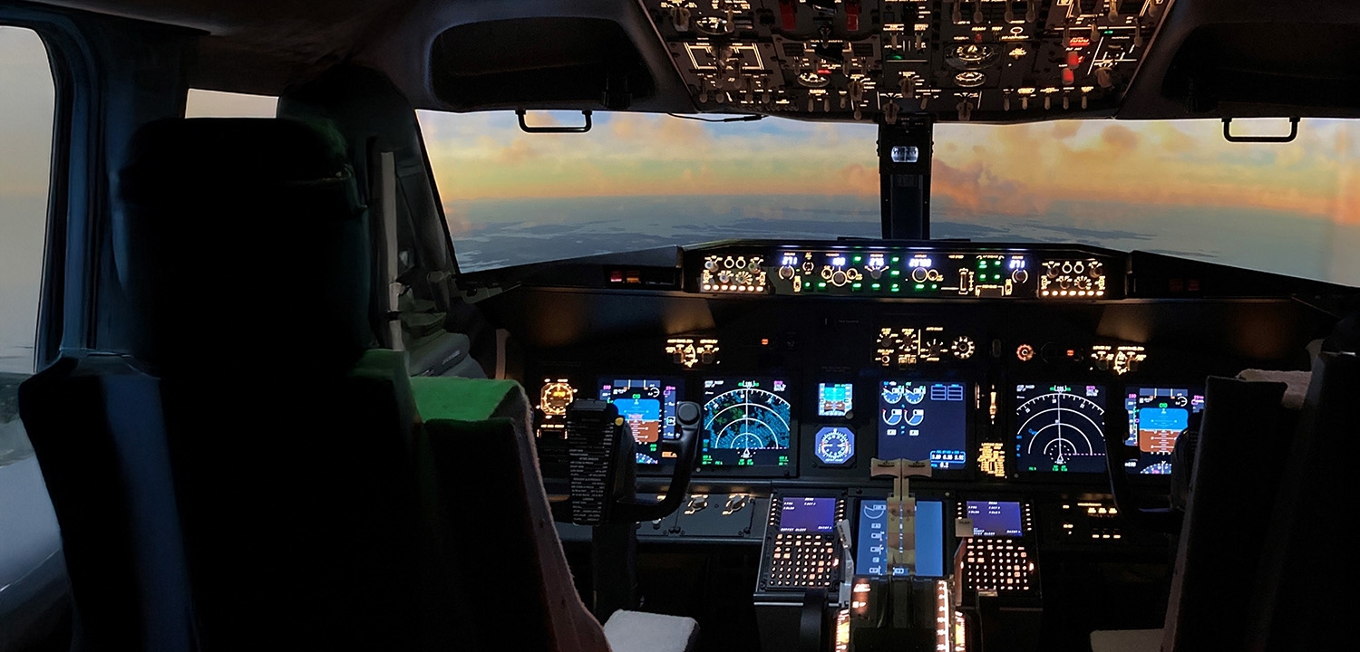 Boeing 737-800 NG Flight Simulator in Hampshire near Hook | Prices From ...