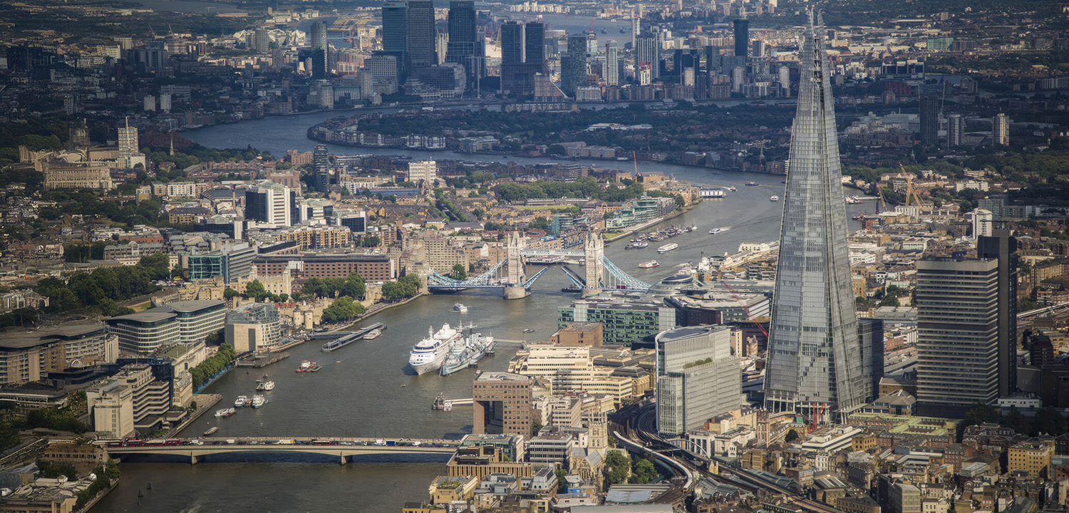 London Helicopter Tour Redhill | Prices From £199.00