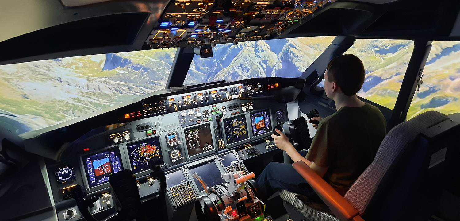 Boeing 737-800 Simulator Experience - near Newcastle | Prices From £119.00