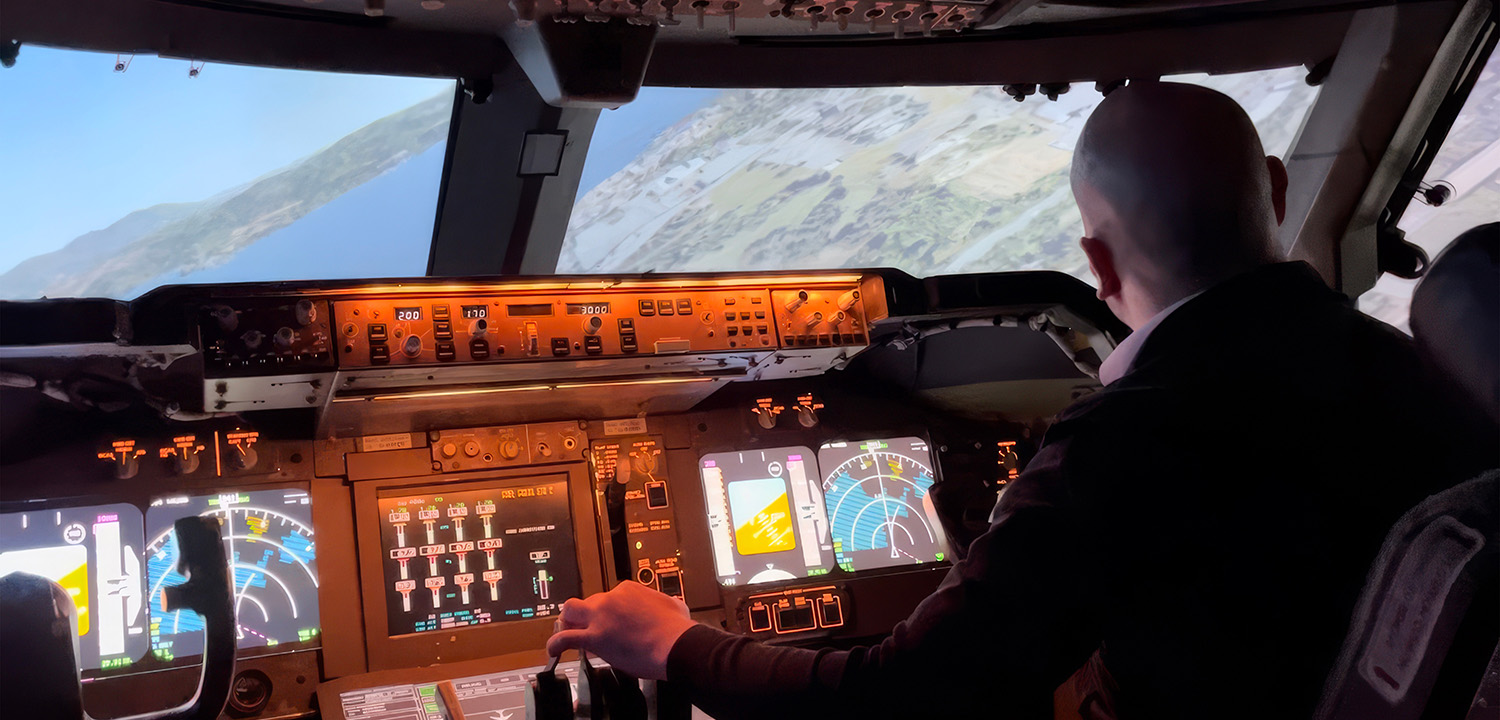 Boeing Pilot Simulator Experiences - Fly a 747-400 sim with a ...