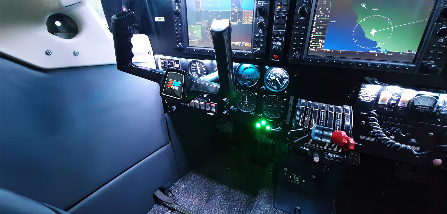 Piper Seneca Simulator - PA-34 Sim Experiences in Wolvey | Prices From ...