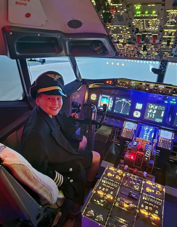 Flight Simulator Experience Brighton Shoreham Airport in a Boeing 737 ...