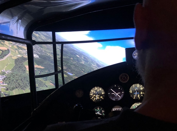 Lancaster WW2 Bomber Flight Simulator at Brighton City Airport | Prices ...