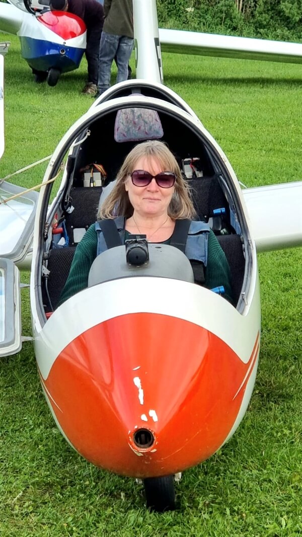 Glider Experiences & Flights - Prices from £49 to £335 - Into The Blue
