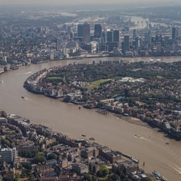 London Helicopter Tour Redhill | Prices From £199.00