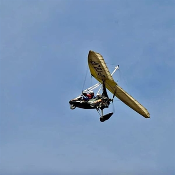 Microlighting in Corby at Deenethorpe Airfield in flex & fixed-wing ...