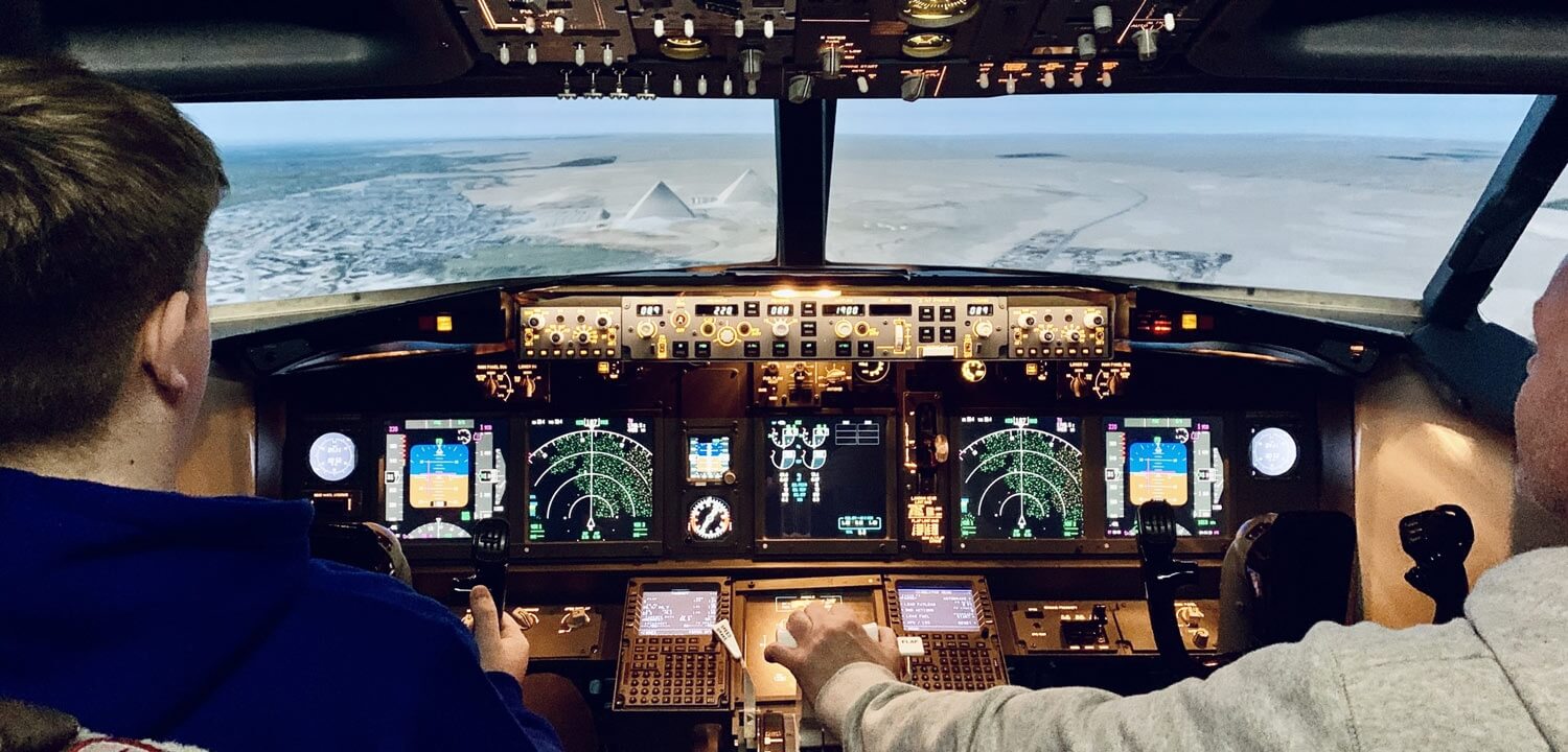 Commercial Flight Simulator Experiences in Gloucester in a Boeing 737 ...