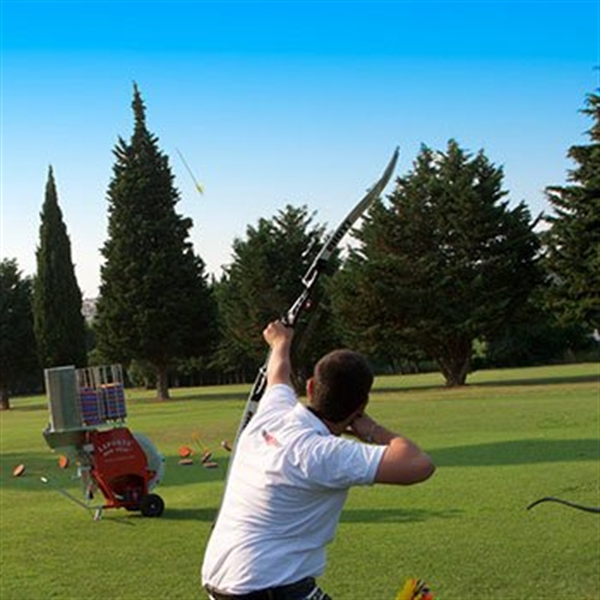 Moving Target Archery Lessons near Macclesfield at Into The Blue